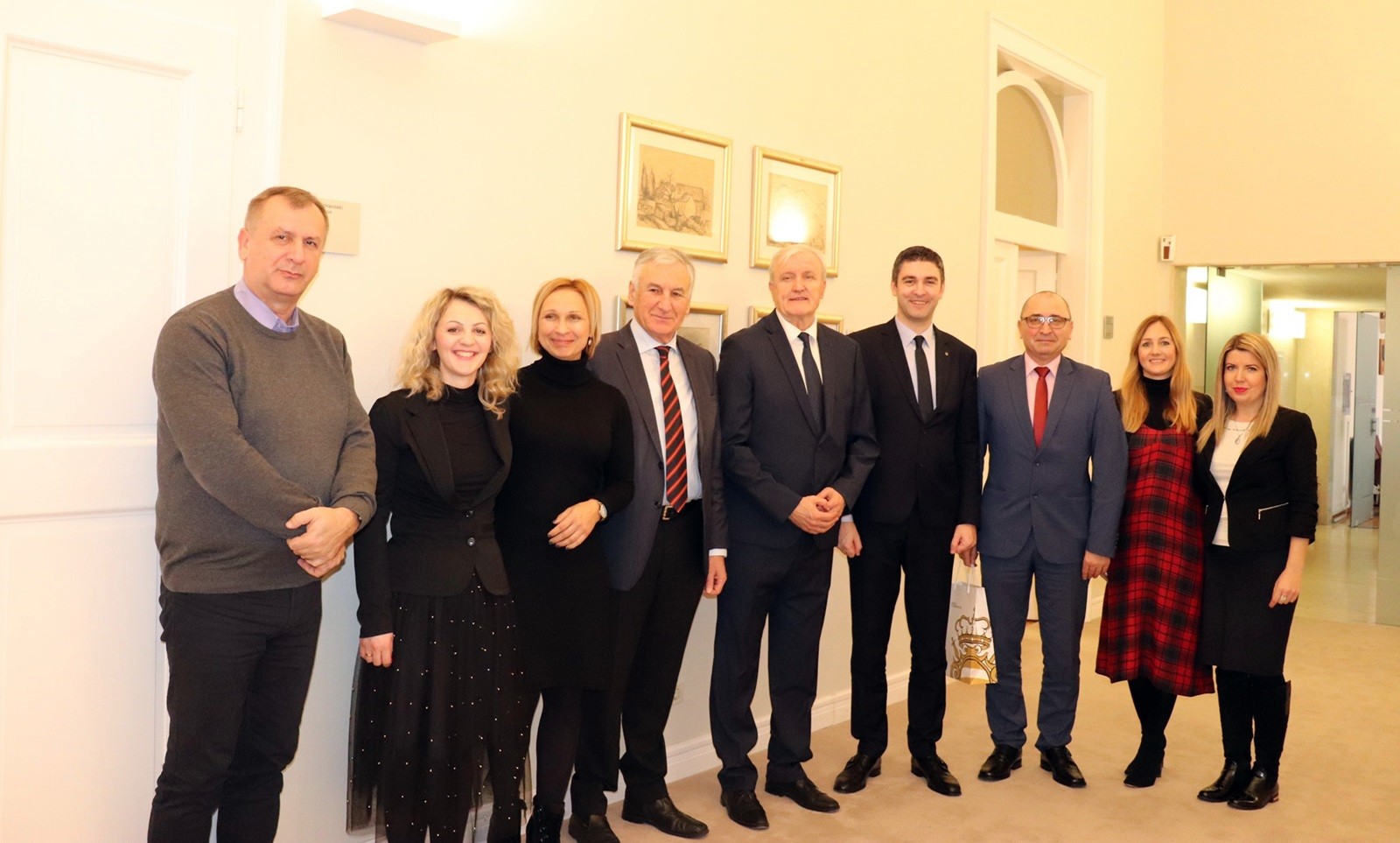 Gradonačelnik primio izaslanstvo Vukovarsko-srijemske županije | Grad ...